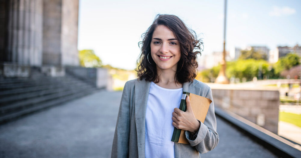 New Year, New Goals: How College Students Can Set Financial Goals for ...